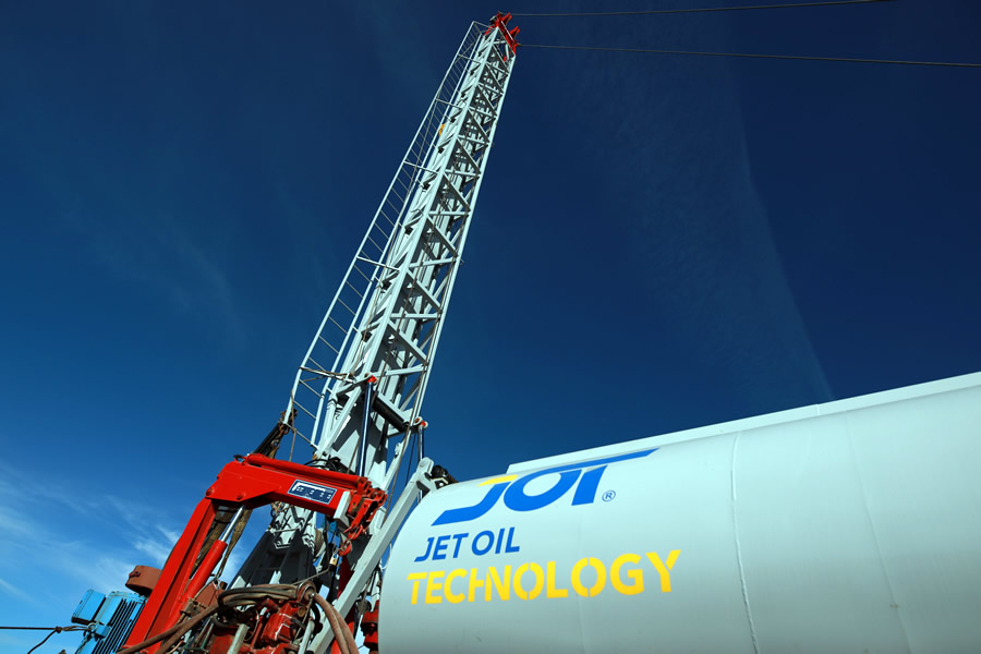 Jet Oil Technology.—